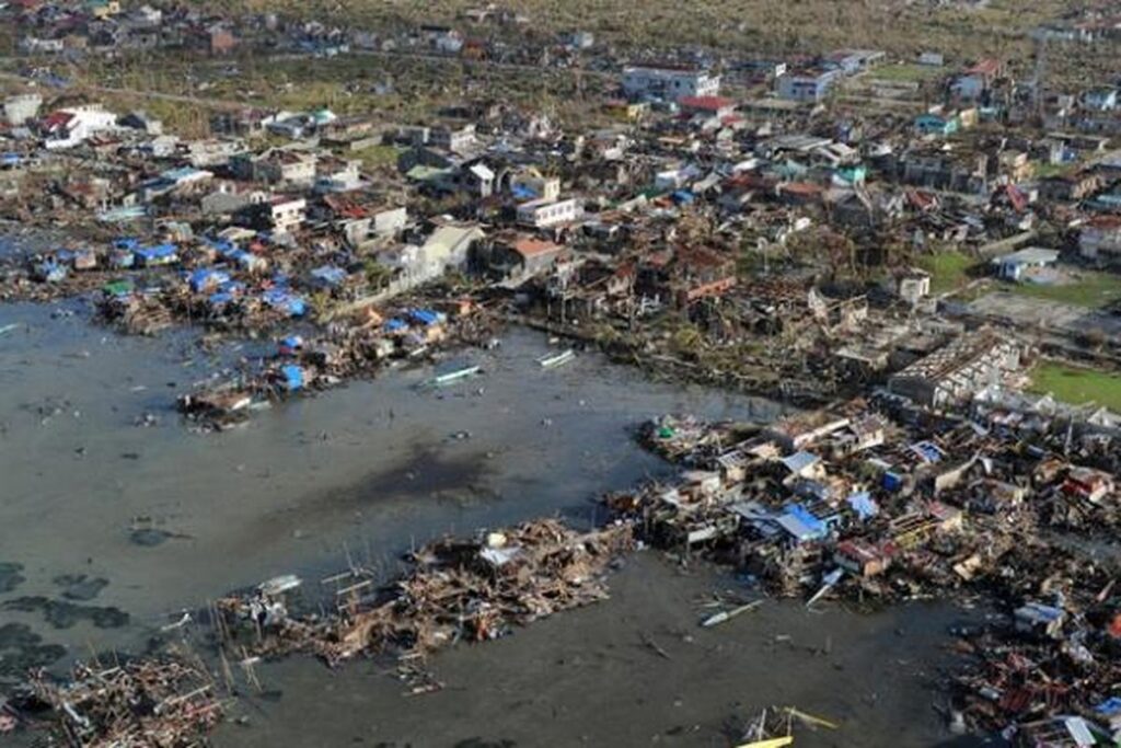 Topan Haiyan Terkuat yang pernah Tercatat di Daratan Asia – Hurricane-Facts